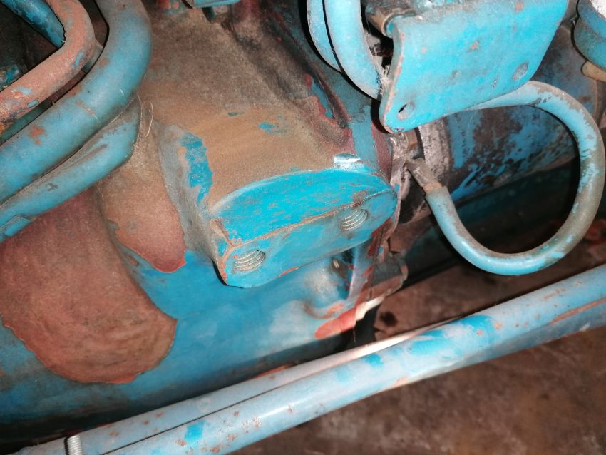 Ford 3000 - Waar kan ik het chassisnummer vinden