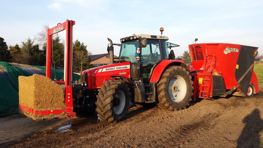 Hoe koeien voeren met 1 machine?