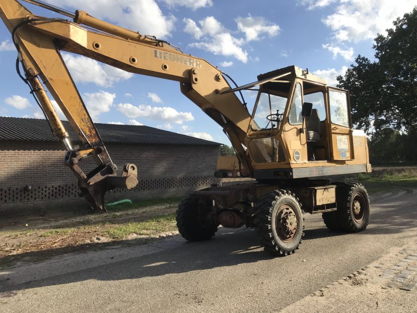 Te koop: Liebherr 901