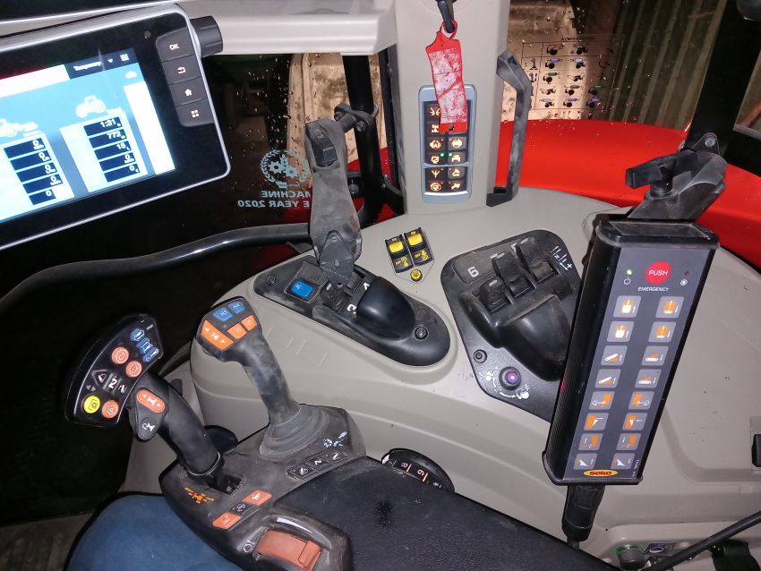 Foto Massey Ferguson 6715S #1495532