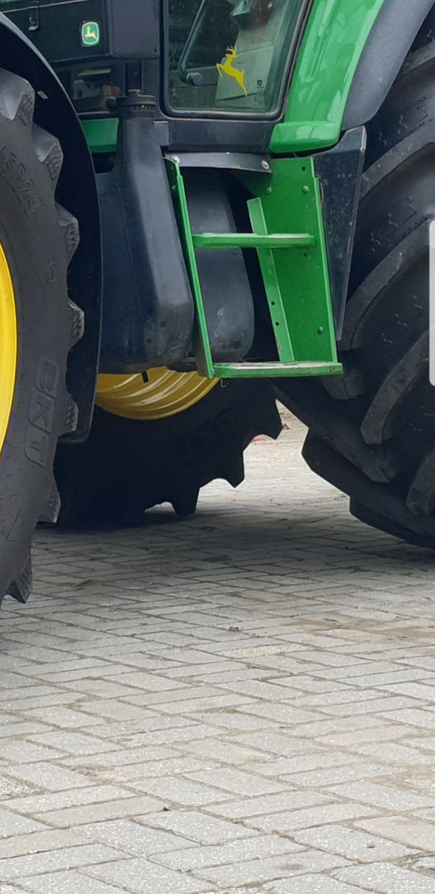 John Deere 6230 - Grotere brandstof tank monteren