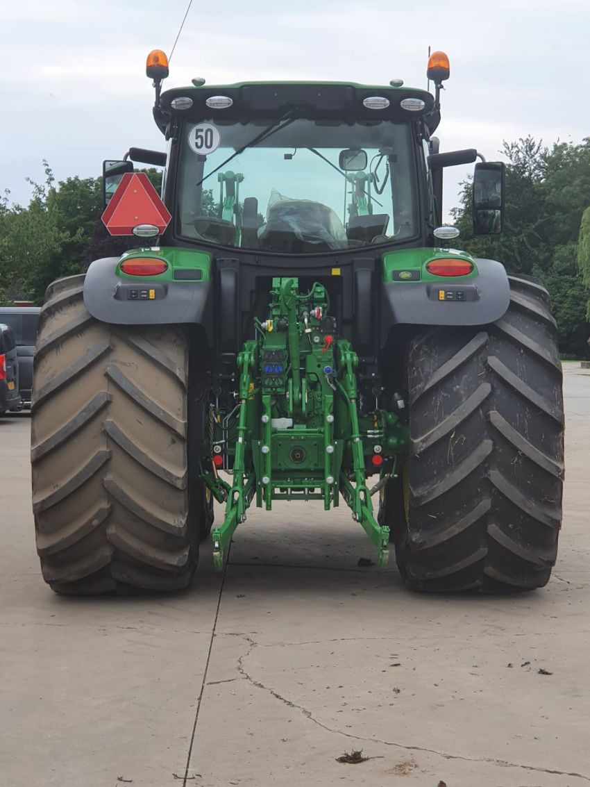 Foto John Deere 6130R #1362831