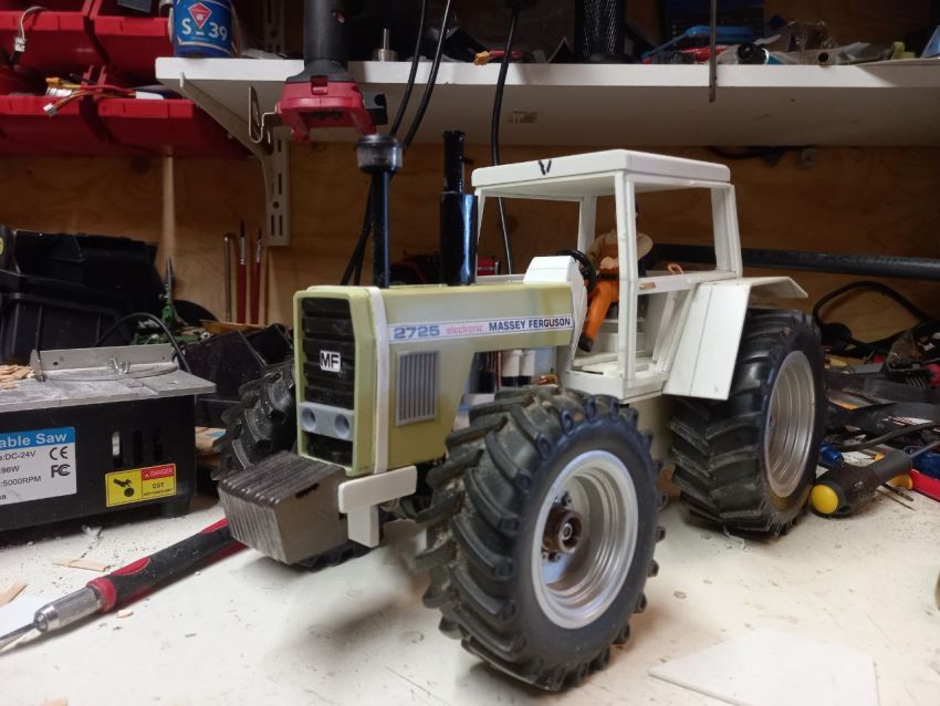 Massey Ferguson 2725 - Fotos van een intercooler/motor mf 2725