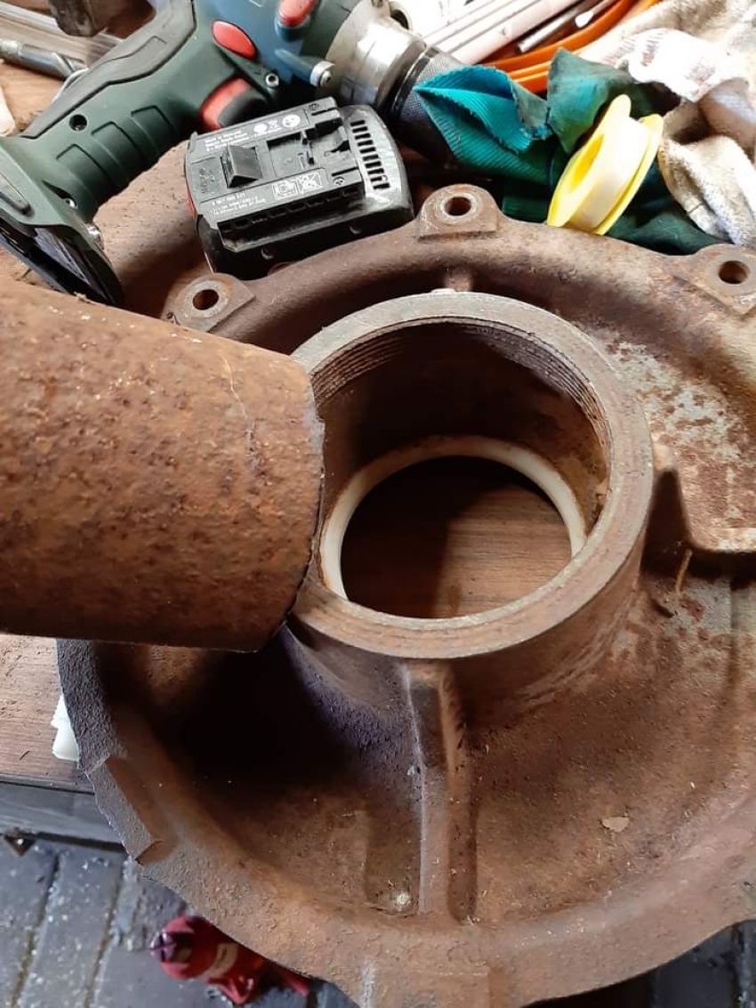 Gezocht: Gezocht 3 1/2 duims slang tule of buis met gasdraad