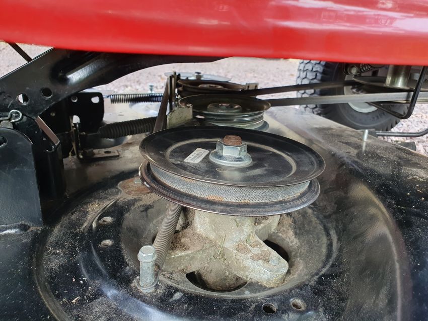 Zitmaaiers MTD - Aandrijfriem maaidek vervangen ja of nee