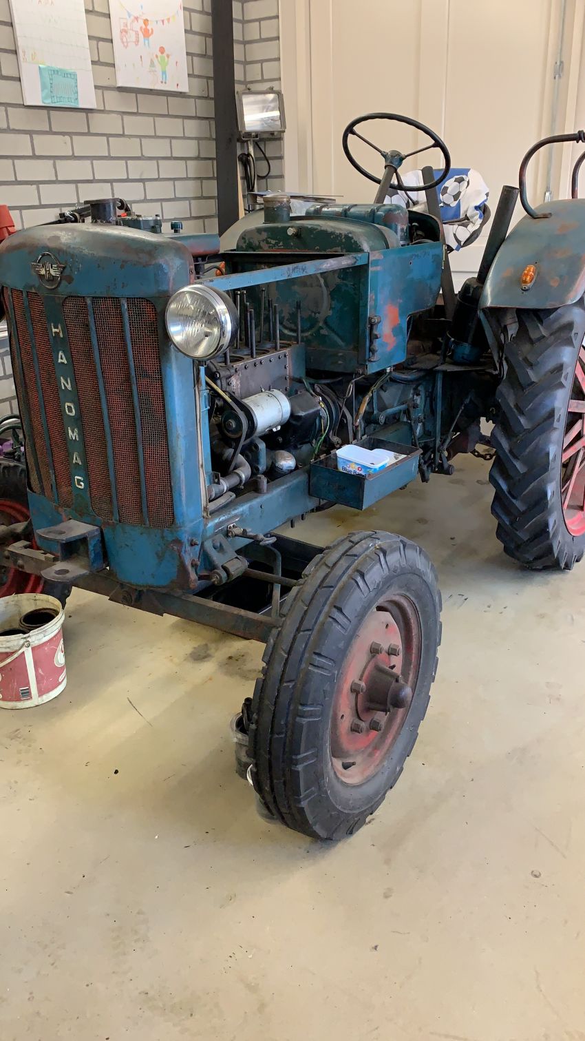 Hanomag R27 - Wie weet klepspeling In/uitlaat