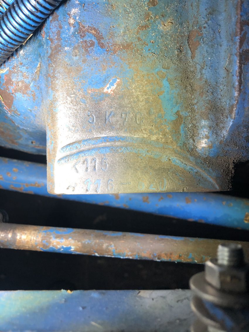 Ford 3000 - Waar kan ik het chassisnummer vinden