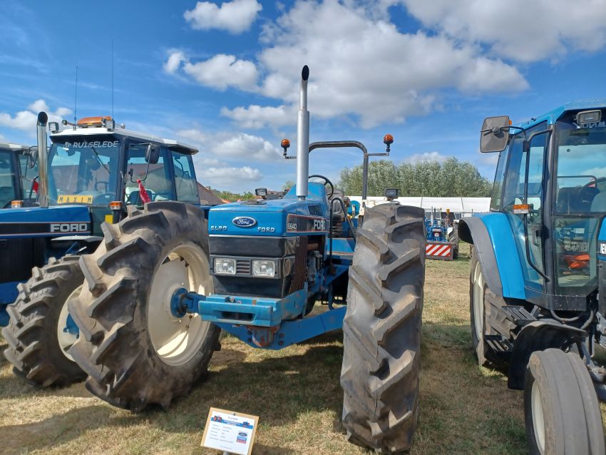 Foto Ford 6640 #1488615