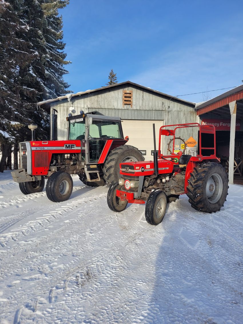 Foto Massey Ferguson 2705 #1506118