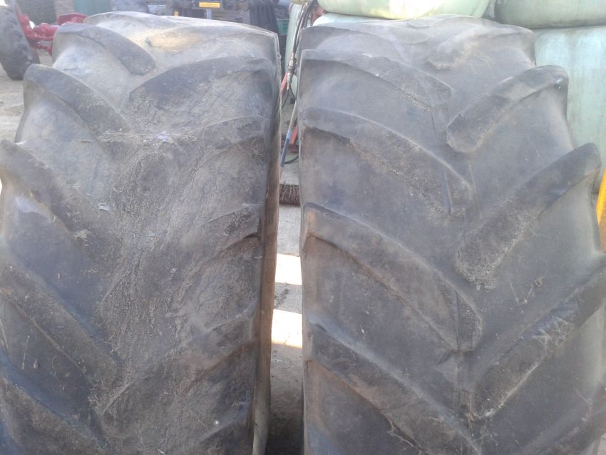 Te koop: Michelin banden 540/65/30 xm108