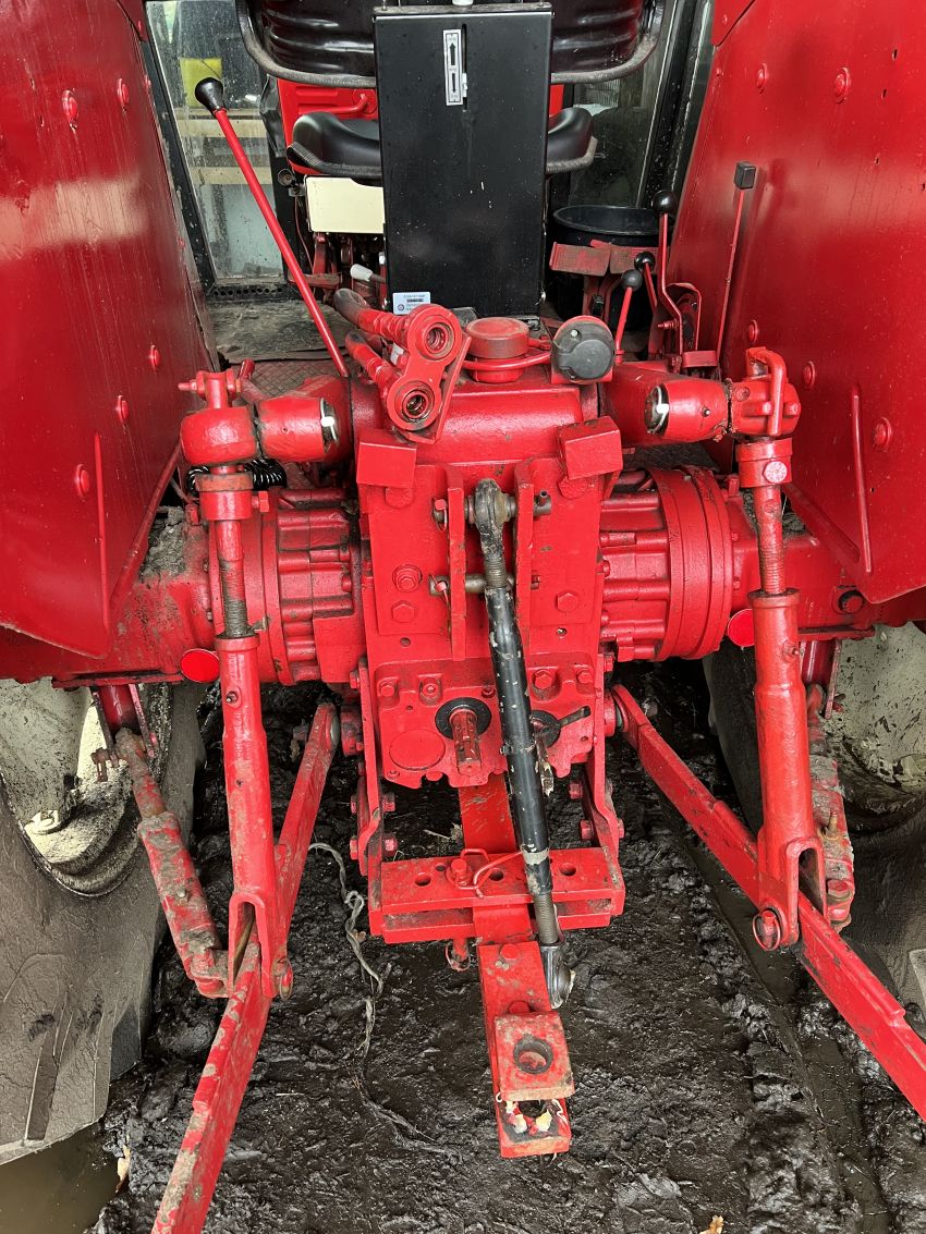 International 644 - Hytran hydroliek olie vervangen