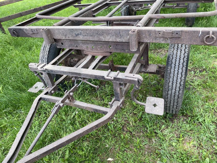 Te koop: Platte kar (houten wielen)