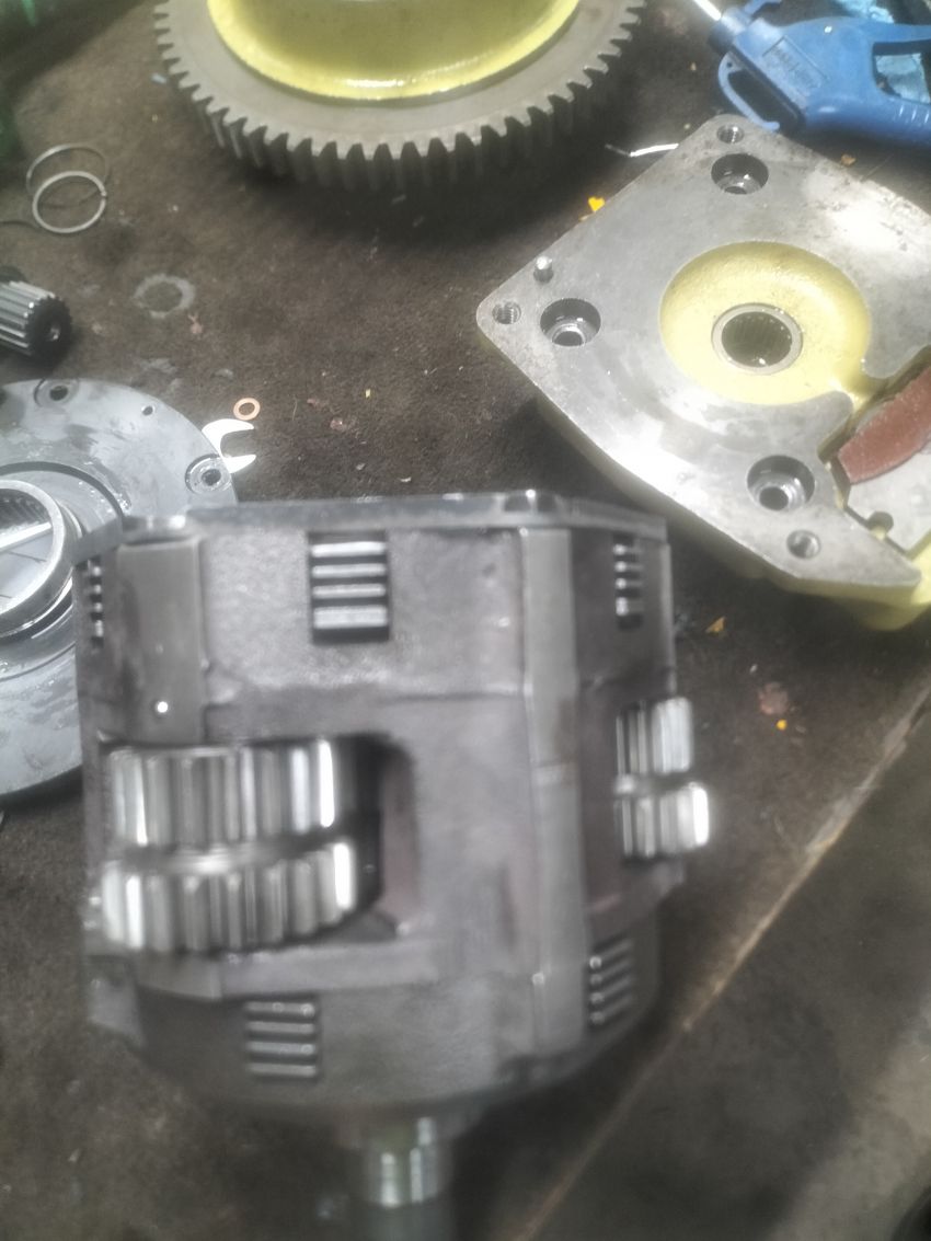 John Deere 3130 - Hilo koppeling hoeveel platen