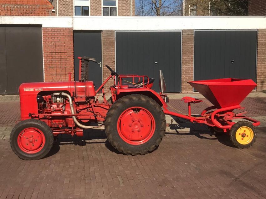 Lely Kunstmeststrooier - Officiële kleur (geel) van de velgen