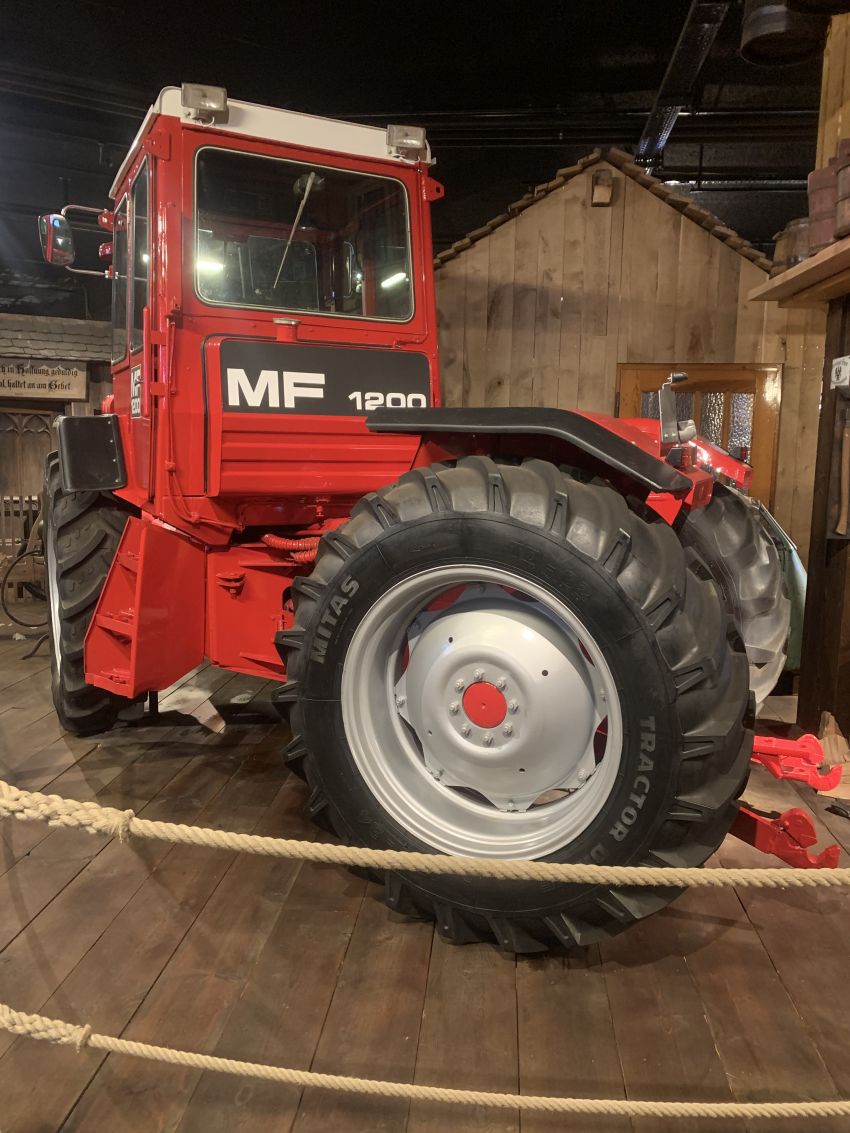 Foto Massey Ferguson 1200 #1473584