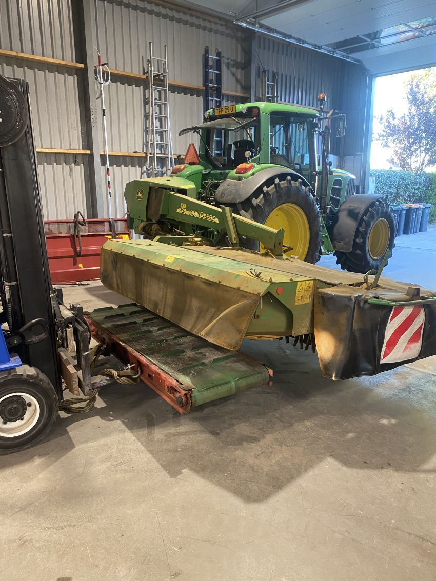 Ervaringen en tips zelf afvoerbandje op de maaier bouwen