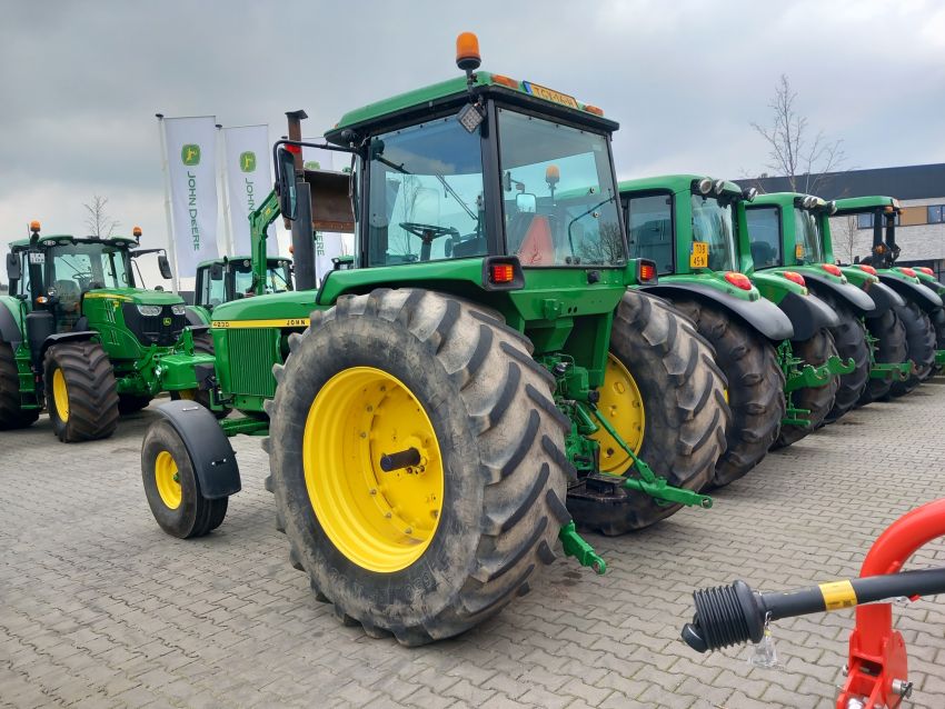 Foto John Deere 4230 van Kraakman BV