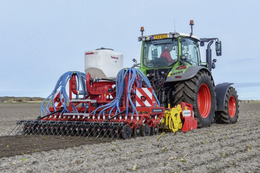 Barry Smal Agroservice ontwikkelde een elektrohydraulische regeling ...