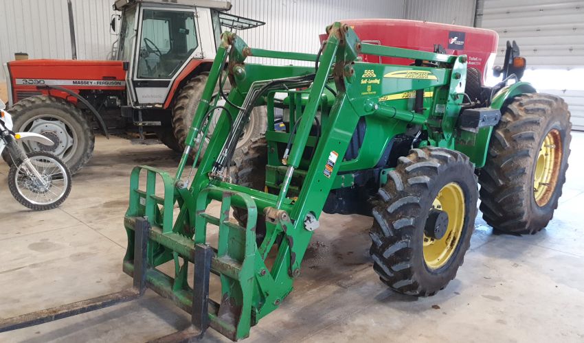 John Deere 5525 Fiche technique / Info - France