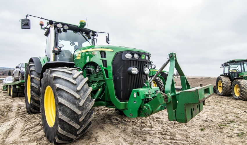 John Deere 8330 Technische Daten