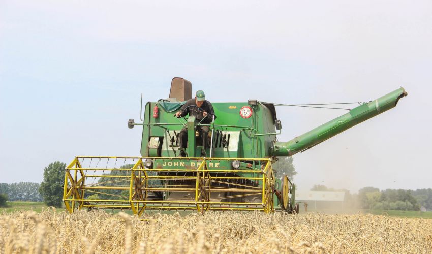 John Deere 630 Specs and data - United Kingdom