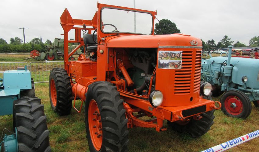 Latil TL 10 Fiche technique / Info - France