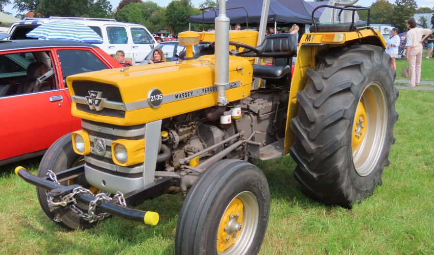 Massey Ferguson 2135 Fiche technique / Info - France