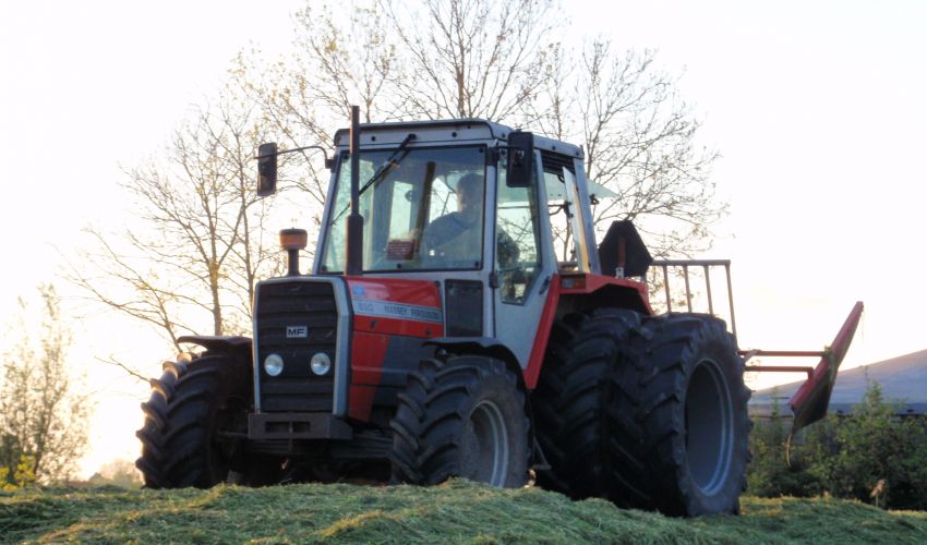 Massey Ferguson 690 Specs and data - United Kingdom