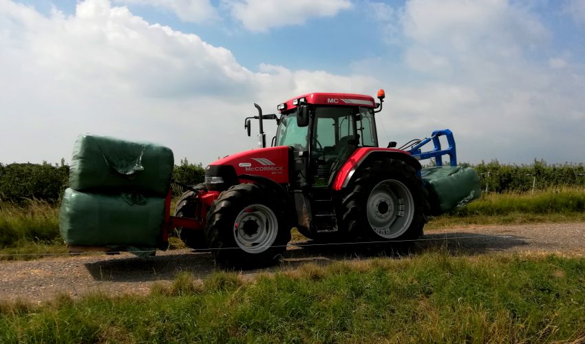 Mc-Cormick MC 115 Fiche technique / Info - France