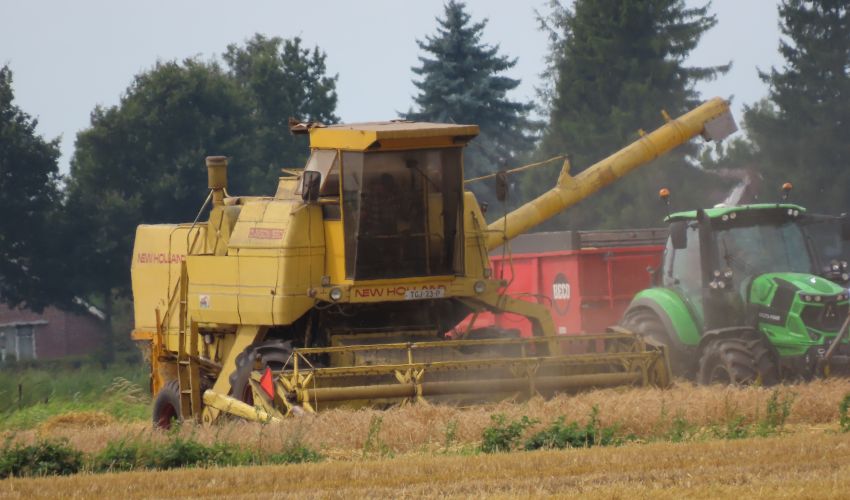 New Holland Clayson 1550 Fiche technique / Info - France