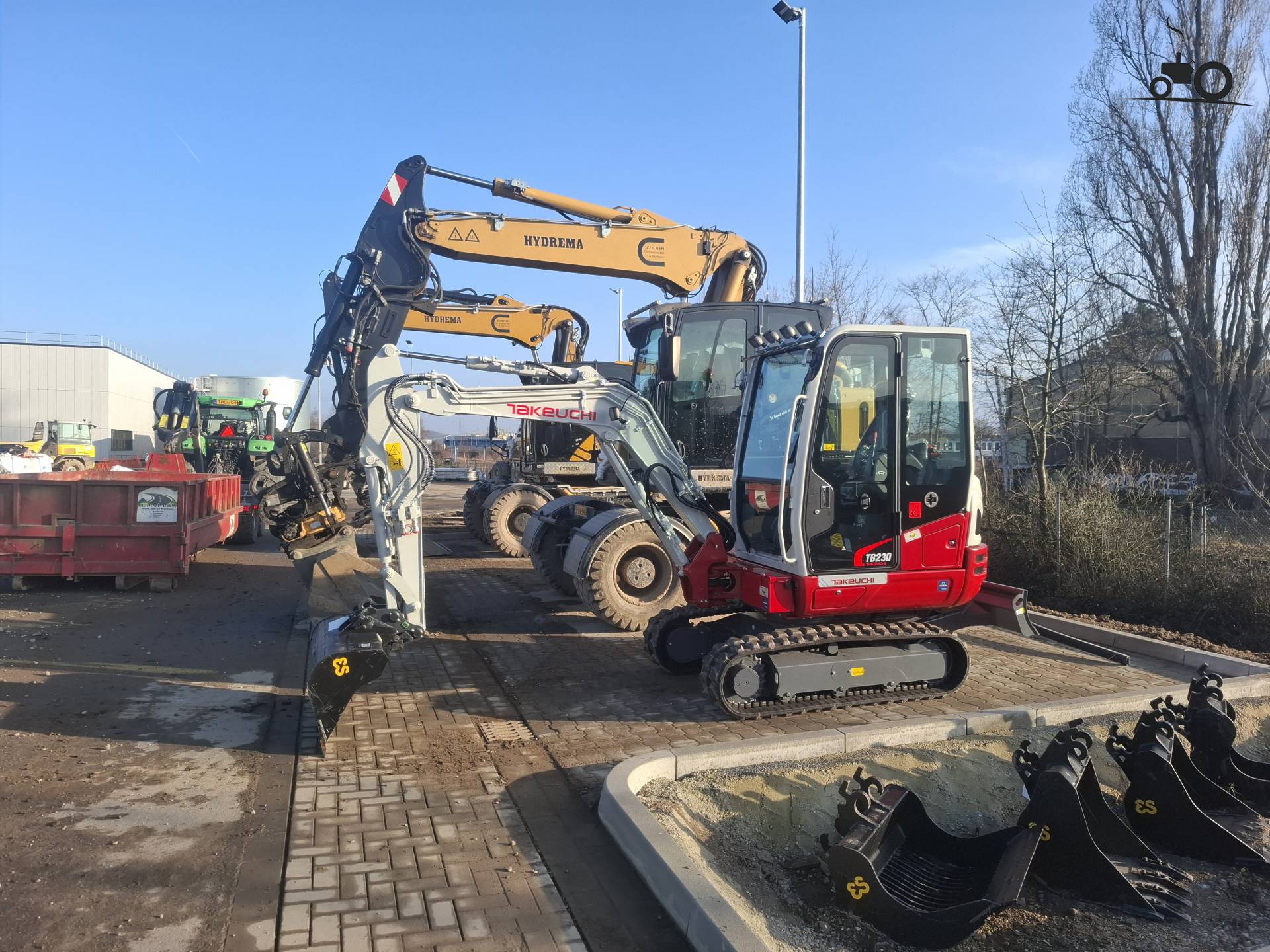Mini opgehaald en langs de weg met de Takeuchi TB 230