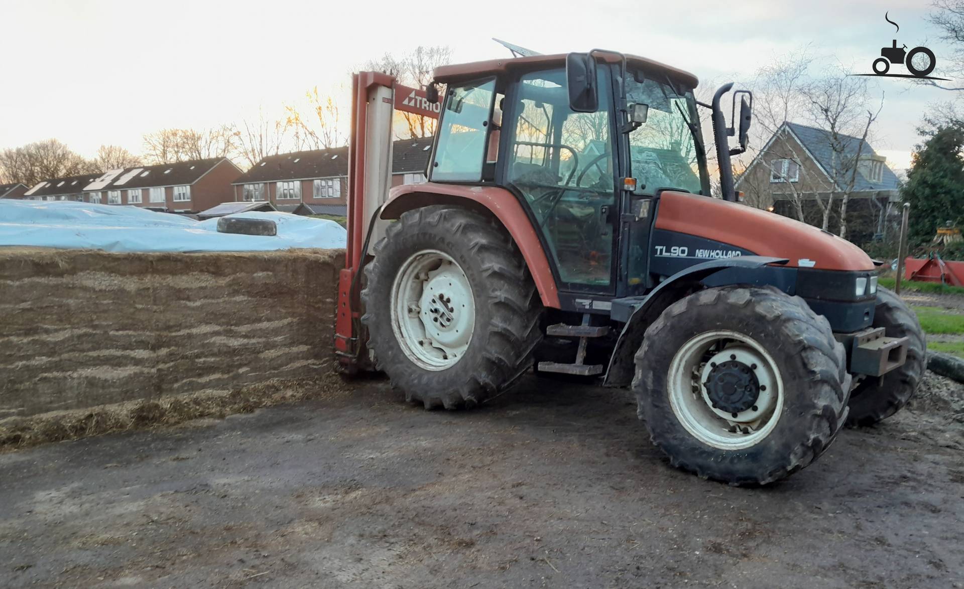 Laatste blokken snijden met New Holland TL 90 – Gelukkig Nieuwjaar!