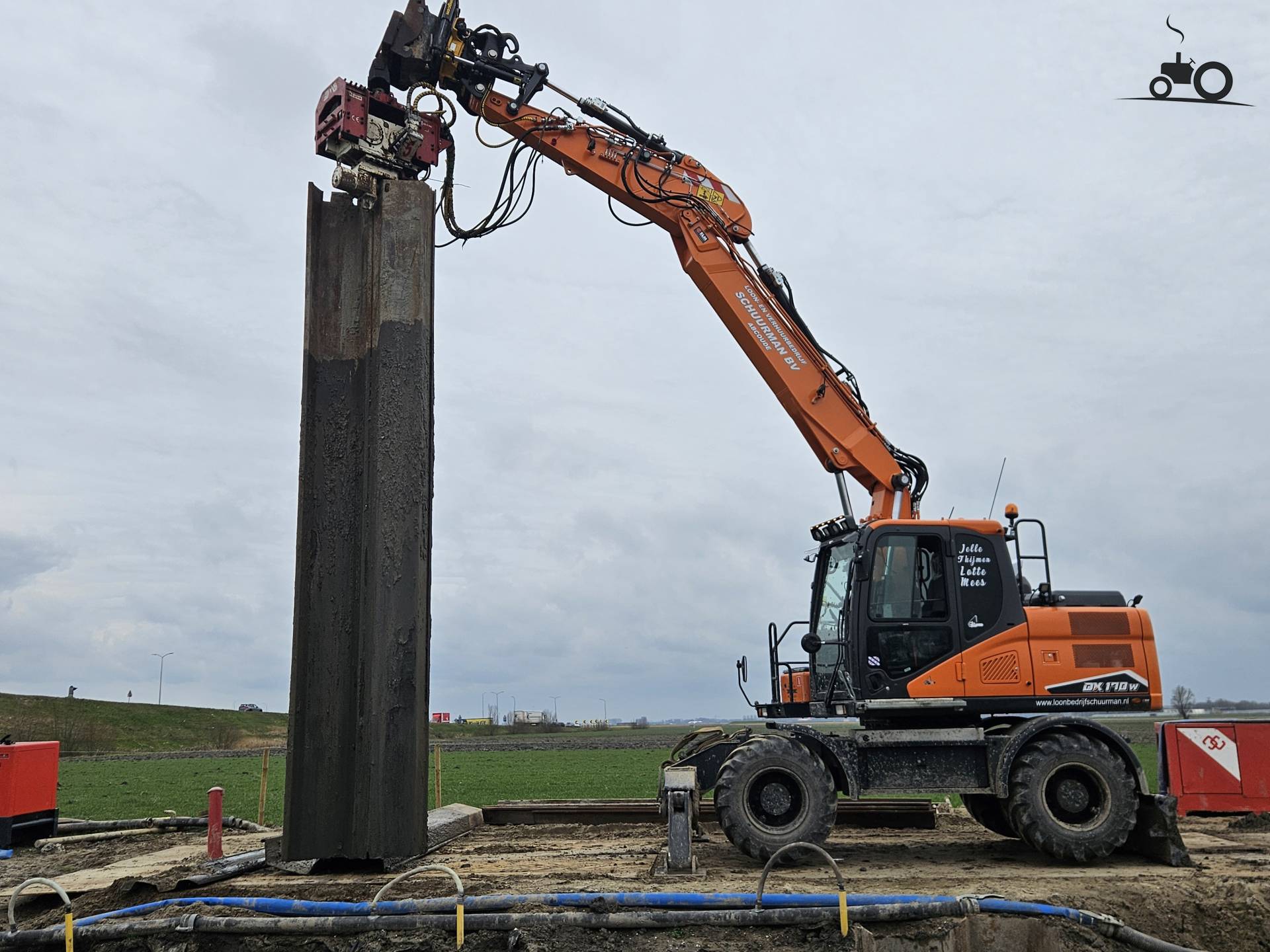 Damwand trekken met Develon 170