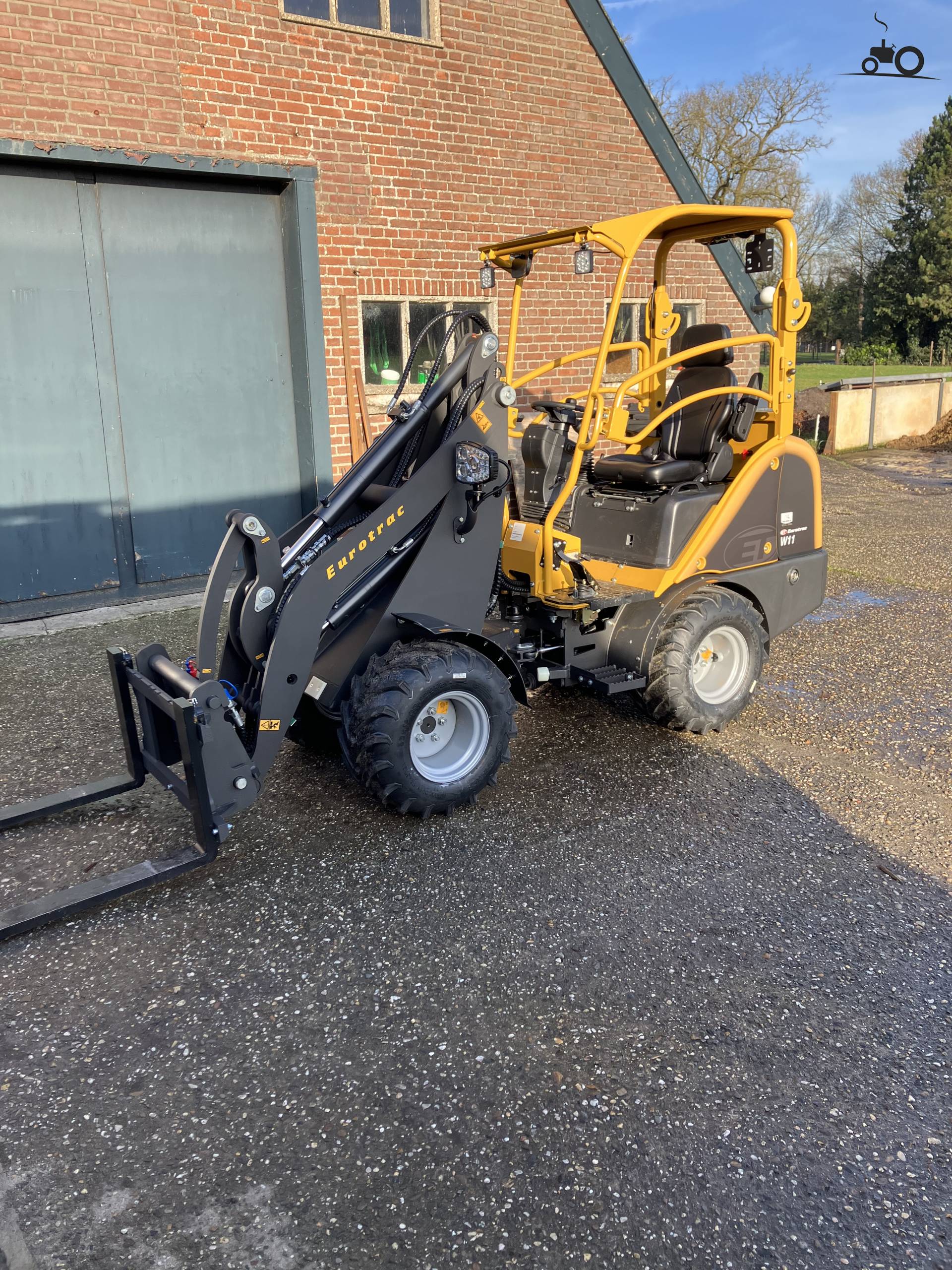 Gloednieuwe shovel klaar voor gebruik