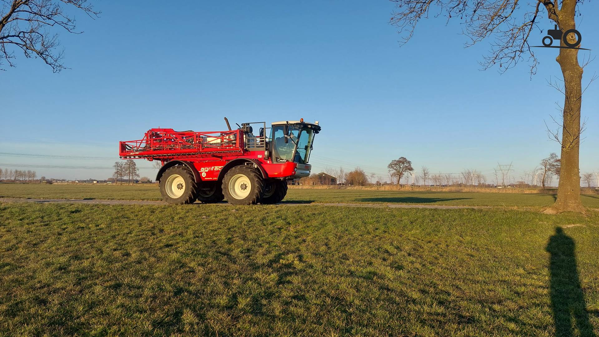 Foto Agrifac Condor van Loon-grondverzetbedrijf Doornewaard