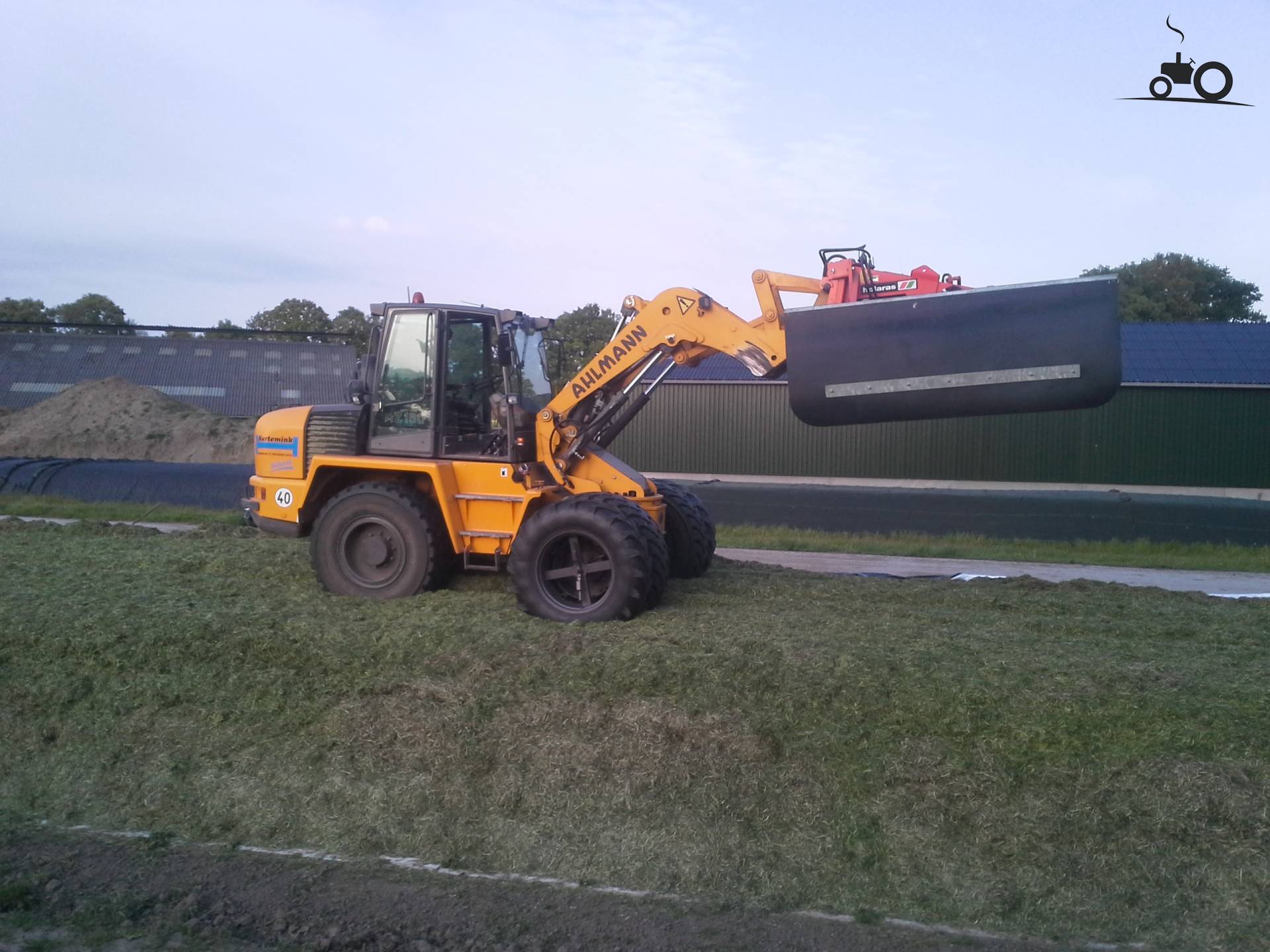 Foto Ahlmann AZ 150 van Loonbedrijf Hartemink