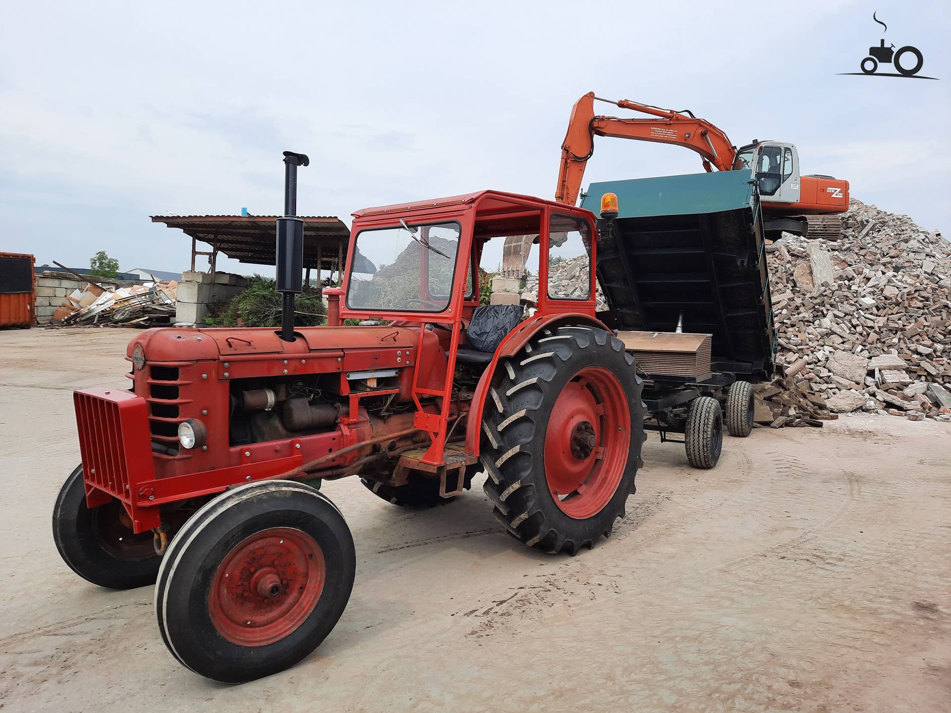 Bolinder Munktell 350 met BMF kipper.