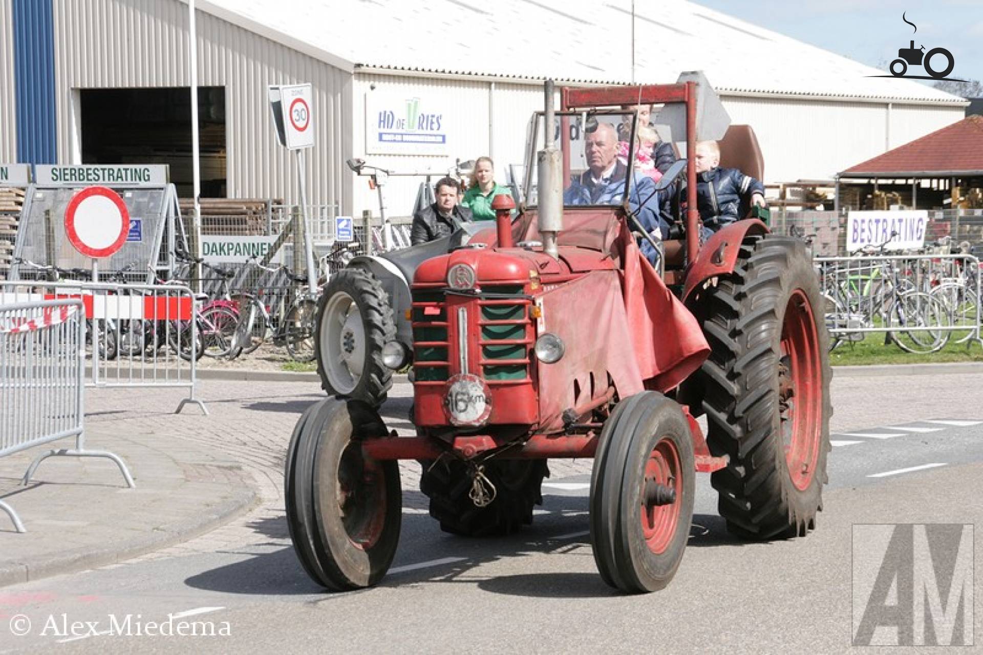 Bolinder Munktell 350