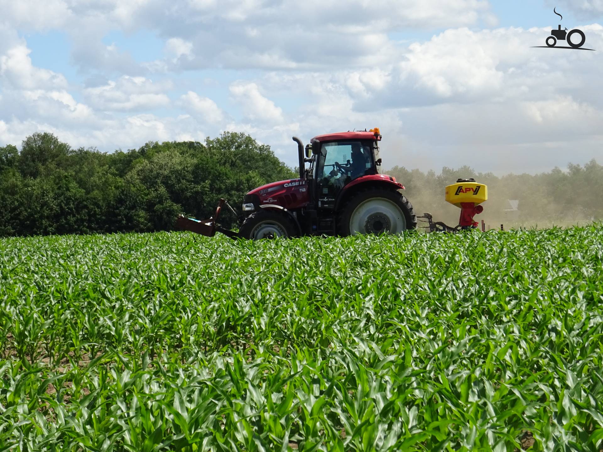 Foto Case IH Maxxum 130 CVX van Loonbedrijf Almen Harfsen