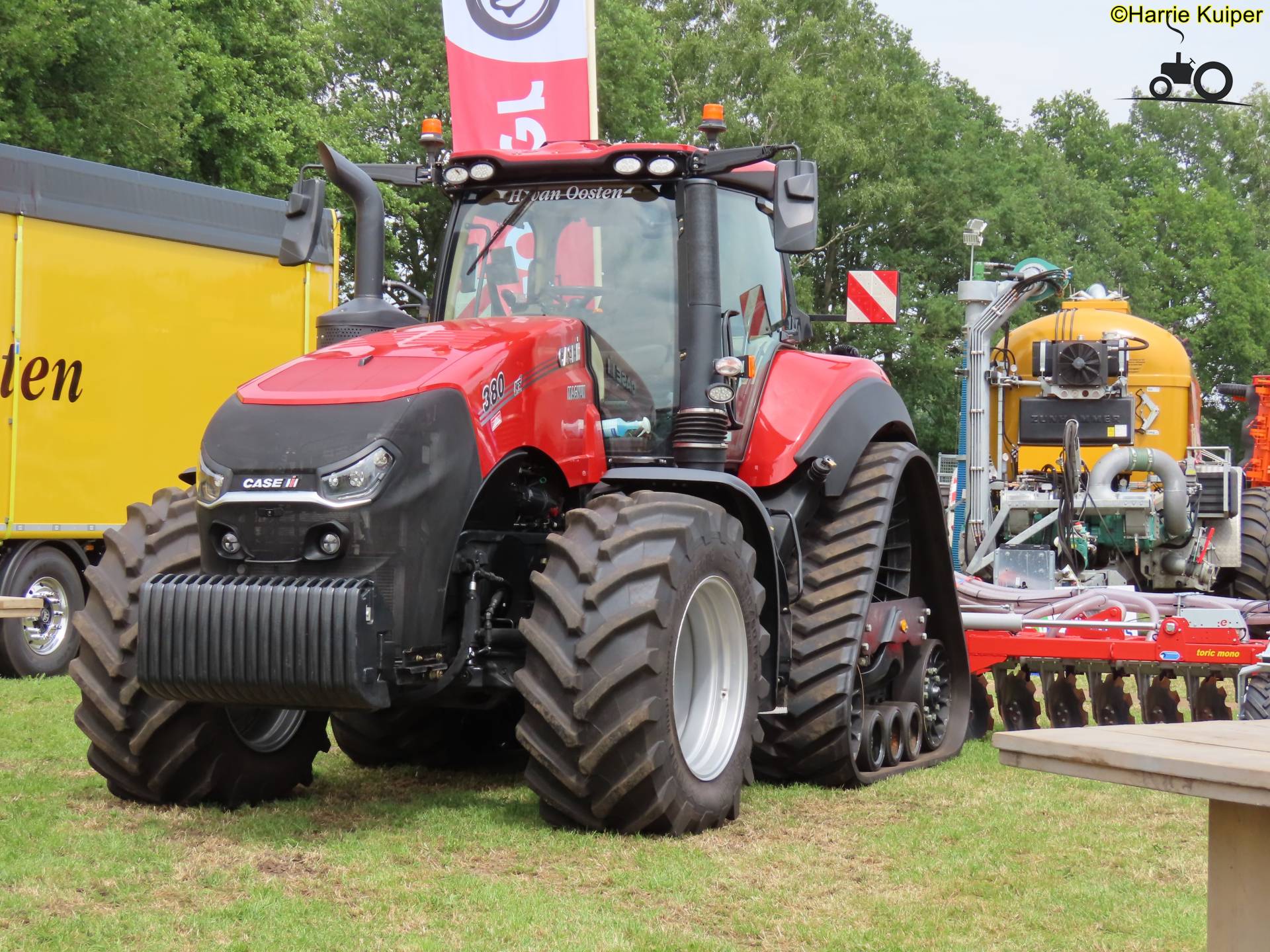 Foto Case IH Magnum 380 van H. van Oosten Intermediair en Logistiek B.V.