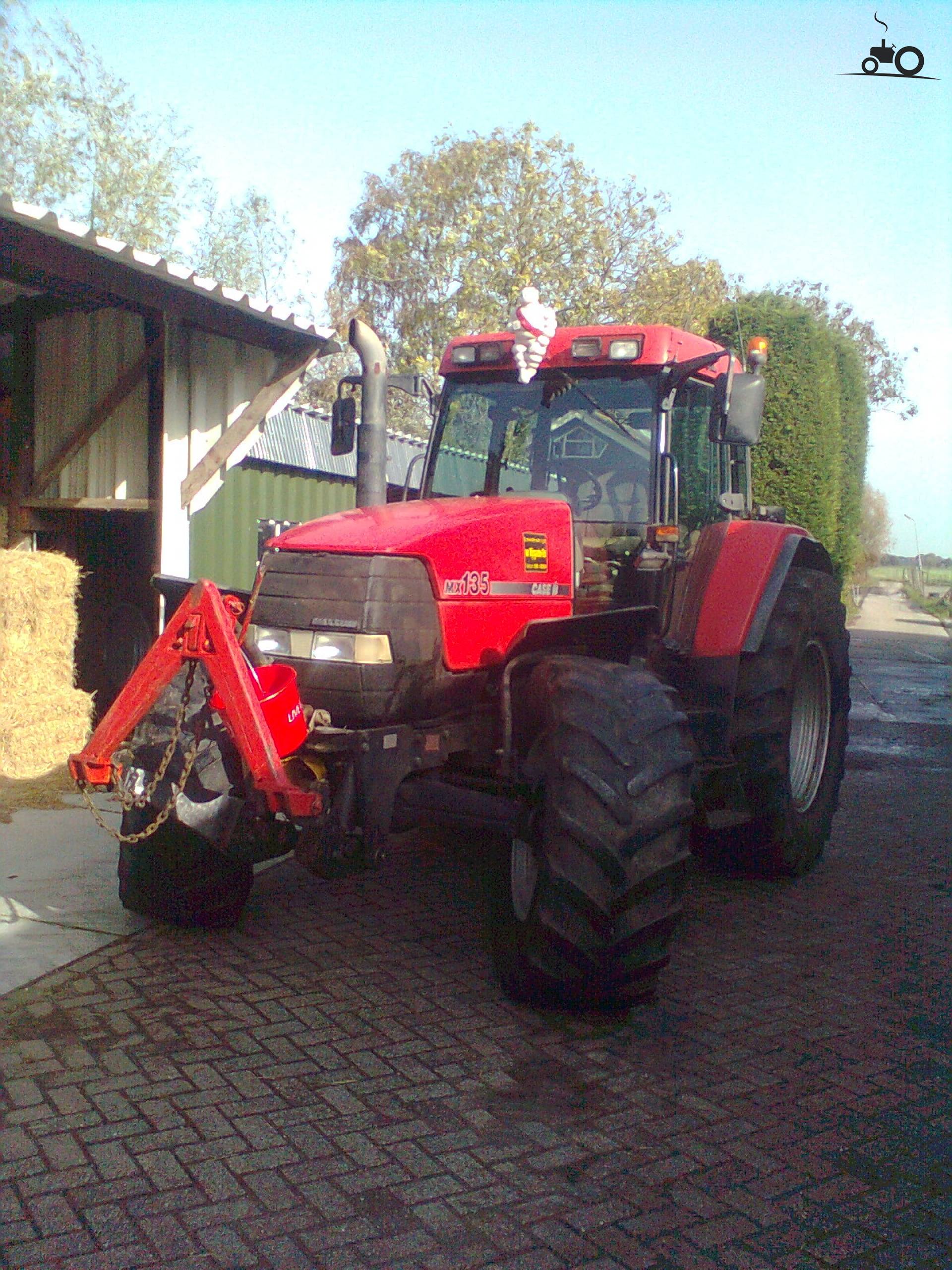 Foto Case IH Maxxum MX 135 #698694