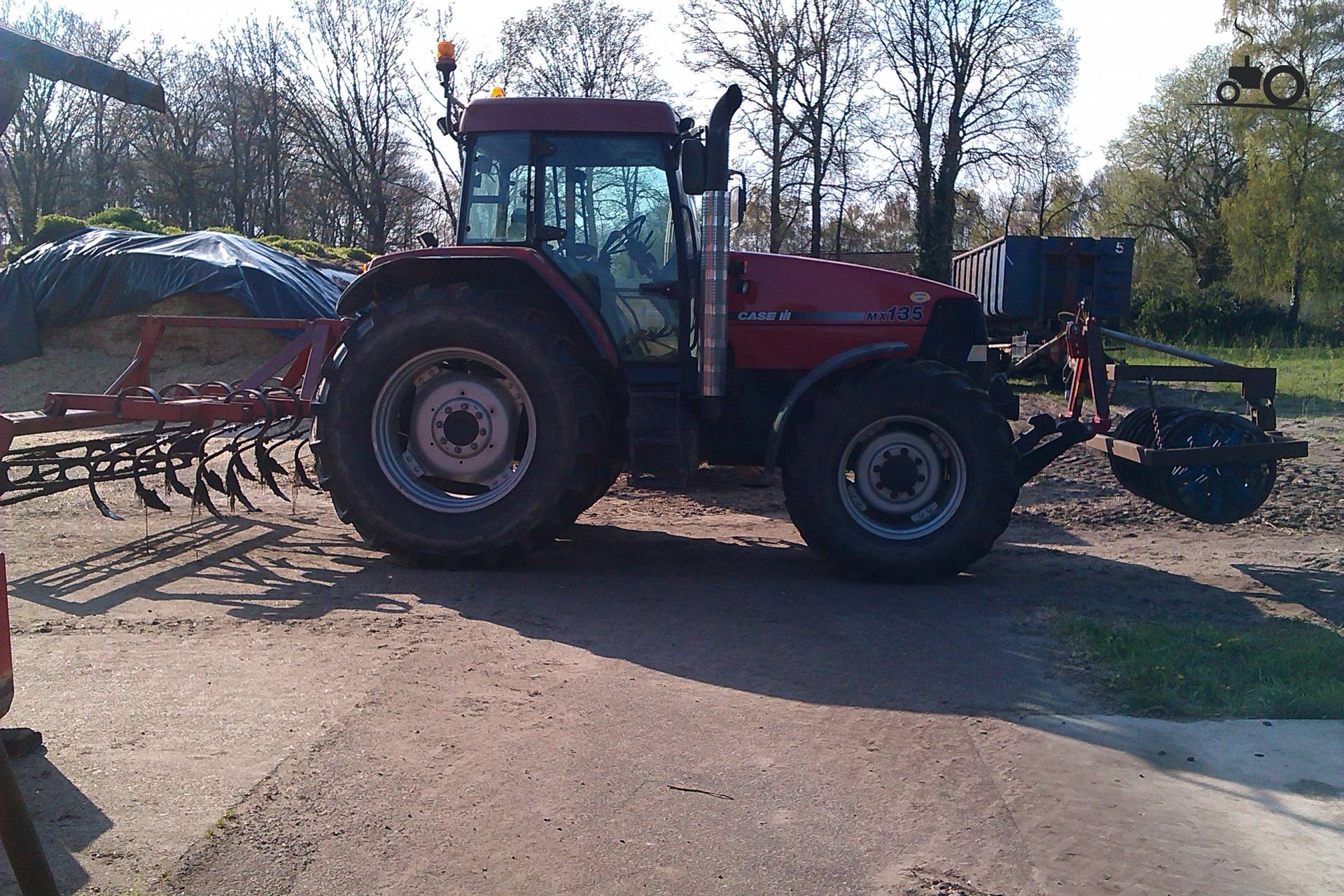 Foto Case IH Maxxum MX 135 #755446