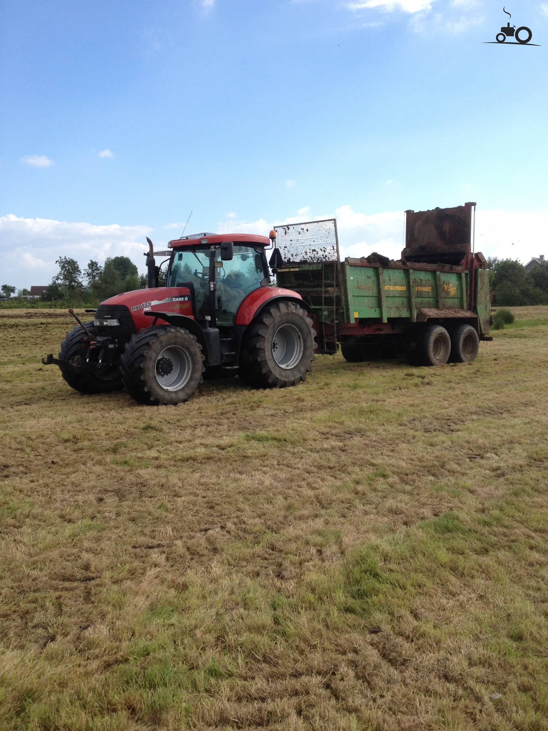 Foto Case IH Maxxum MXU 135 Pro van L. L. Van der Post Aarlanderveen