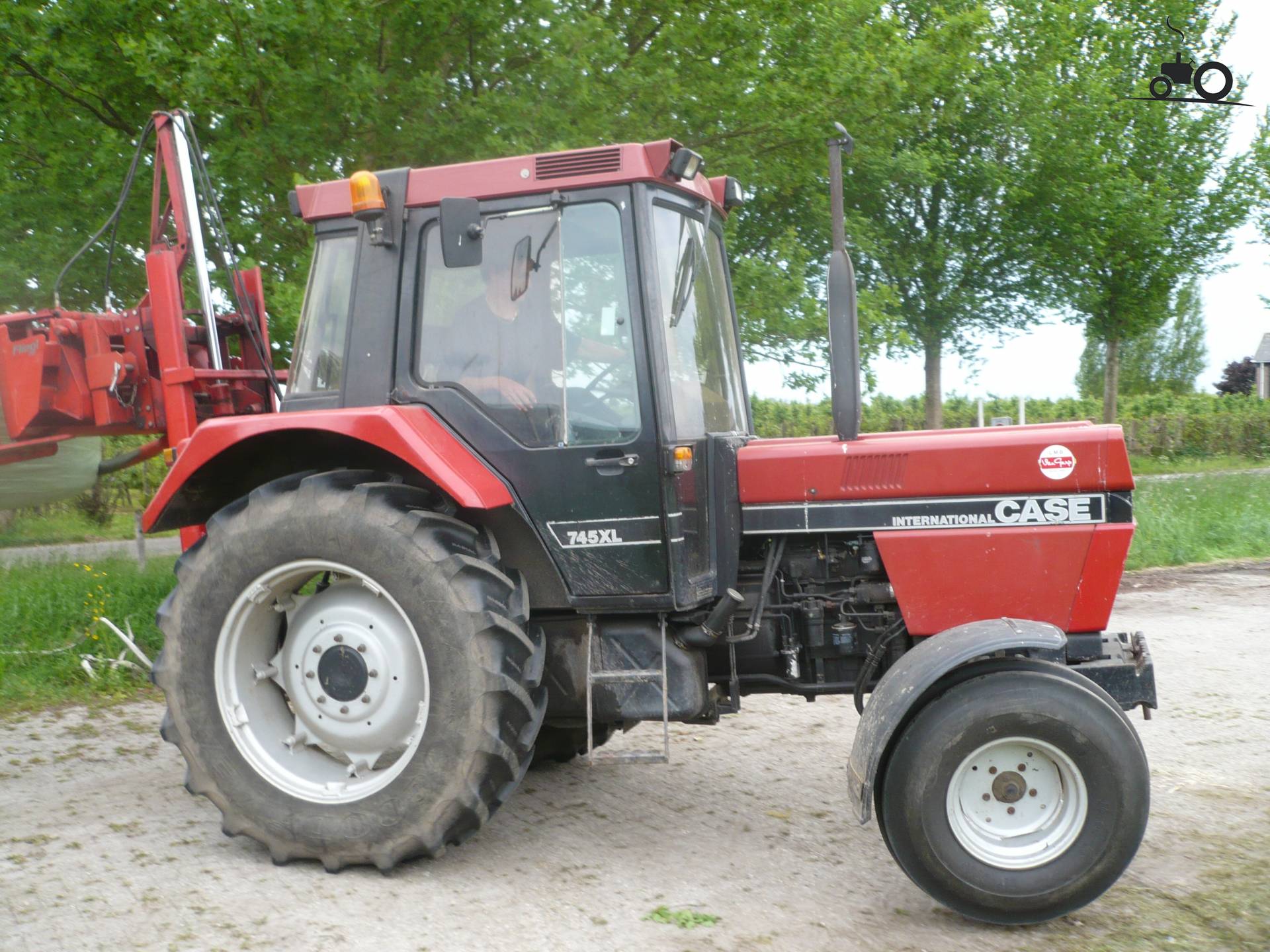 Case International 745 XL