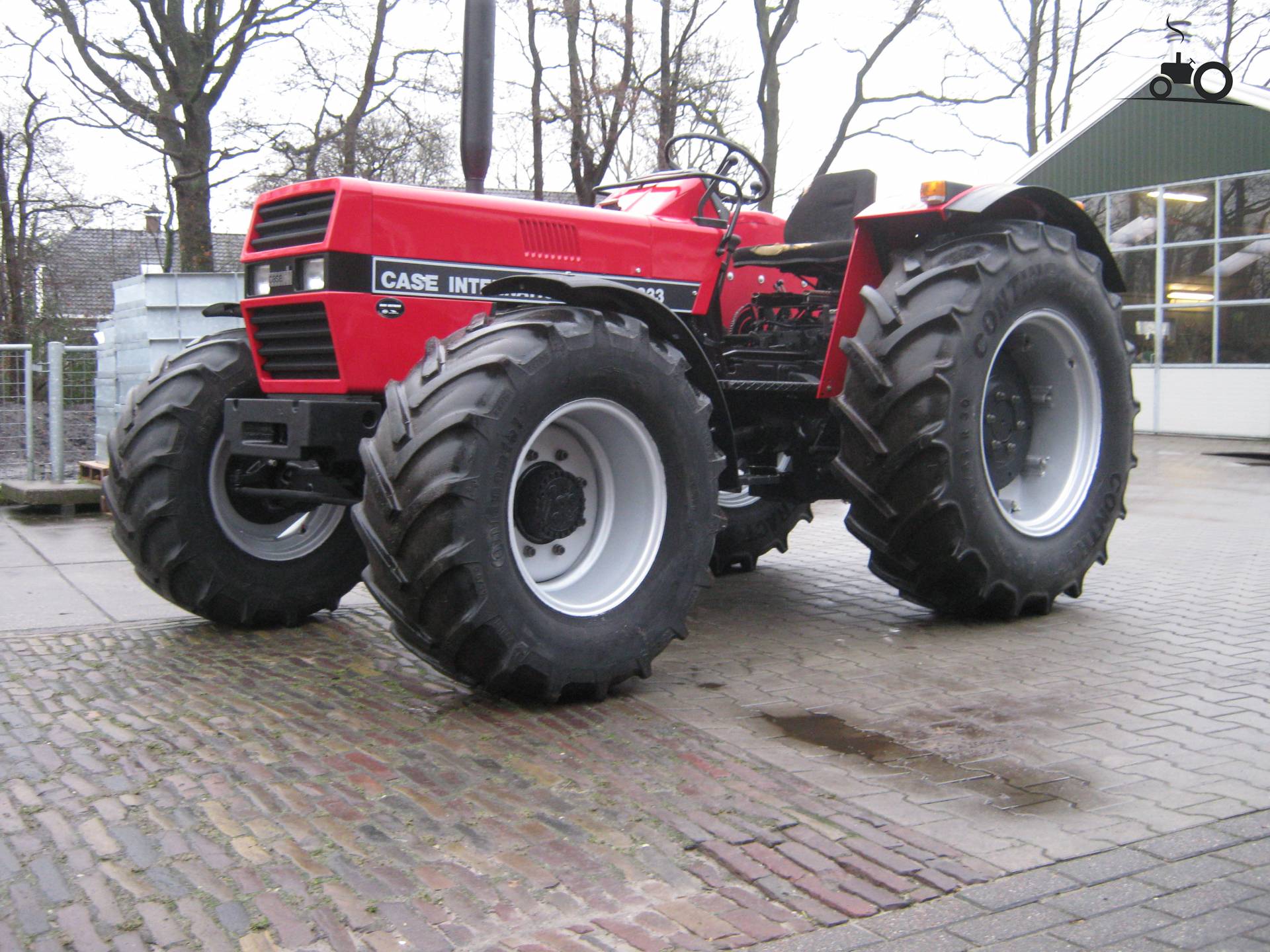 Foto Case International 833 #584940
