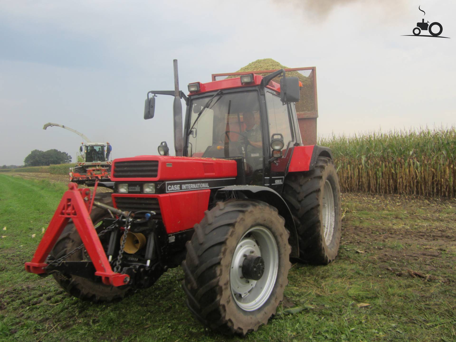 Case International 1056 XL