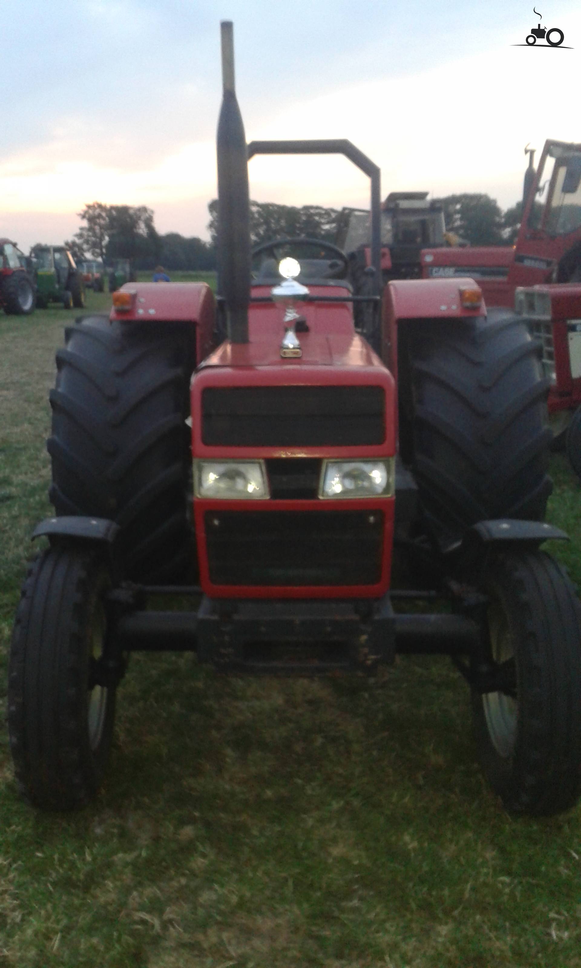 Foto Case International 640 #859161