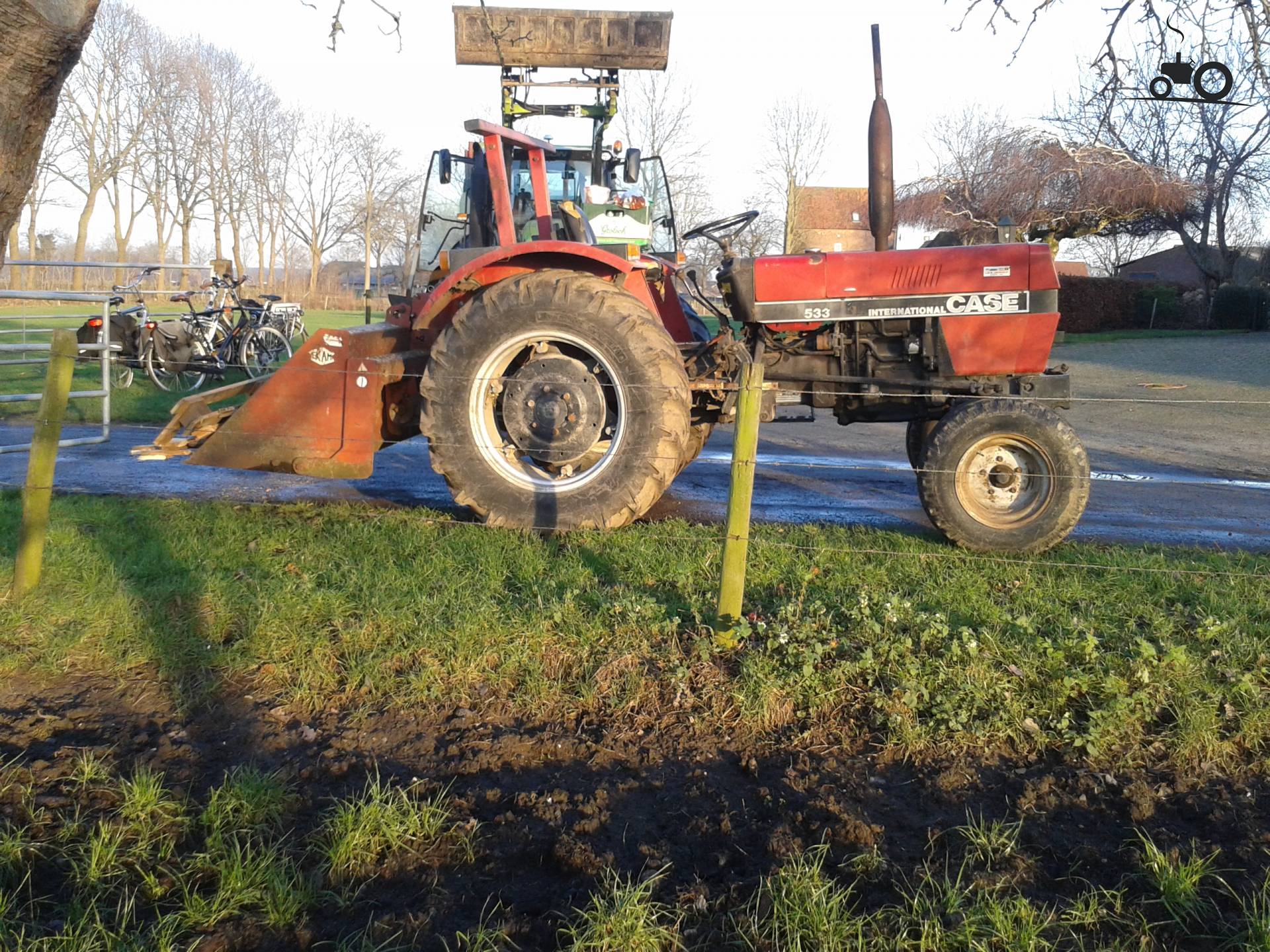 Foto Case International 533 #890416