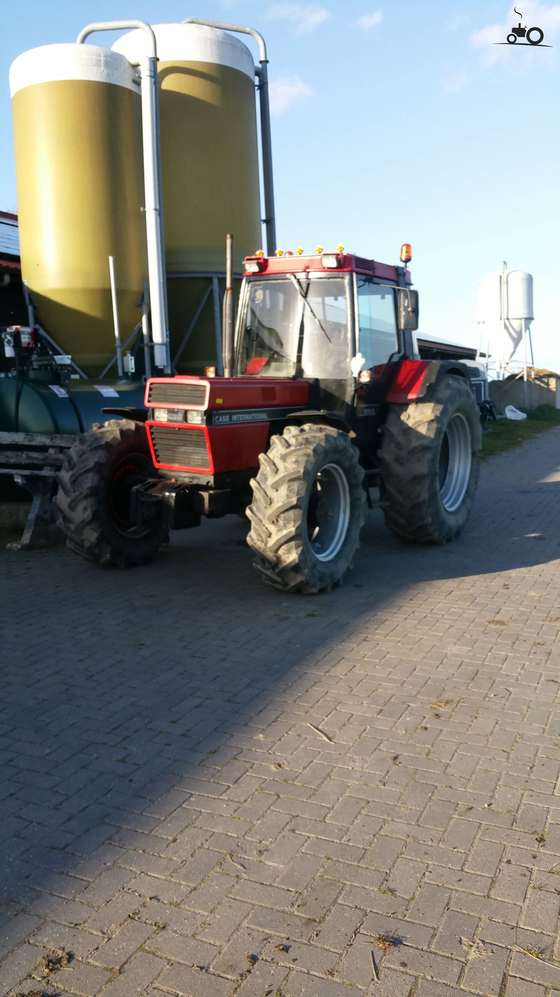 Case International 1056 XL