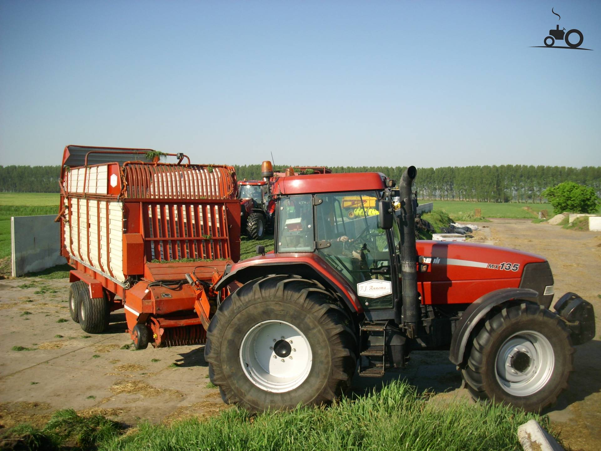 Foto Case MX 135 #125526